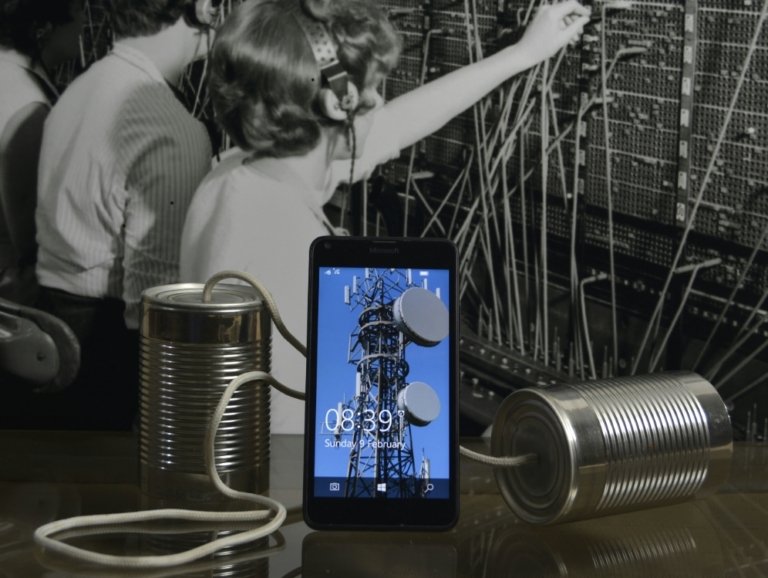 Perkembangan Alat Telekomunikasi: Sejarah Awal Mula Handphone dari ...